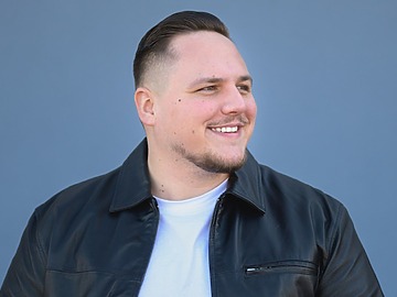23 Best Male Hairstyles For Receding Hairlines (& 4 To Avoid)