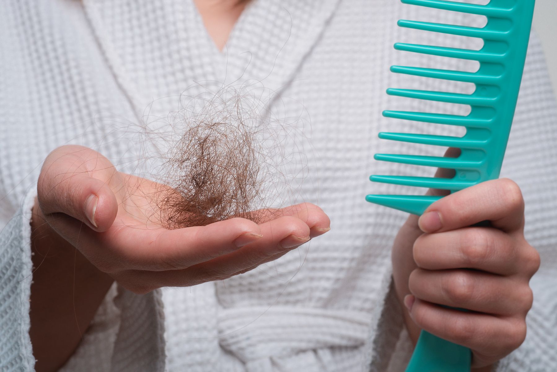 Hair Shedding Vs Hair Loss: Expert Review of the Difference