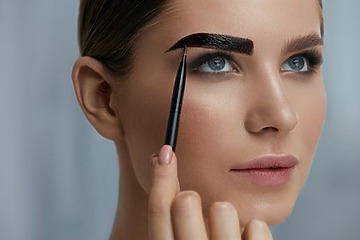 10 Ways To Fix Sparse Eyebrows - Wimpole Clinic